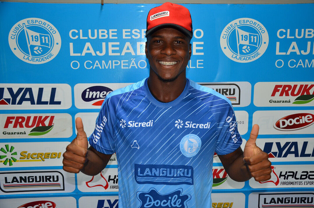 Novo atacante na área - Grupo A Hora